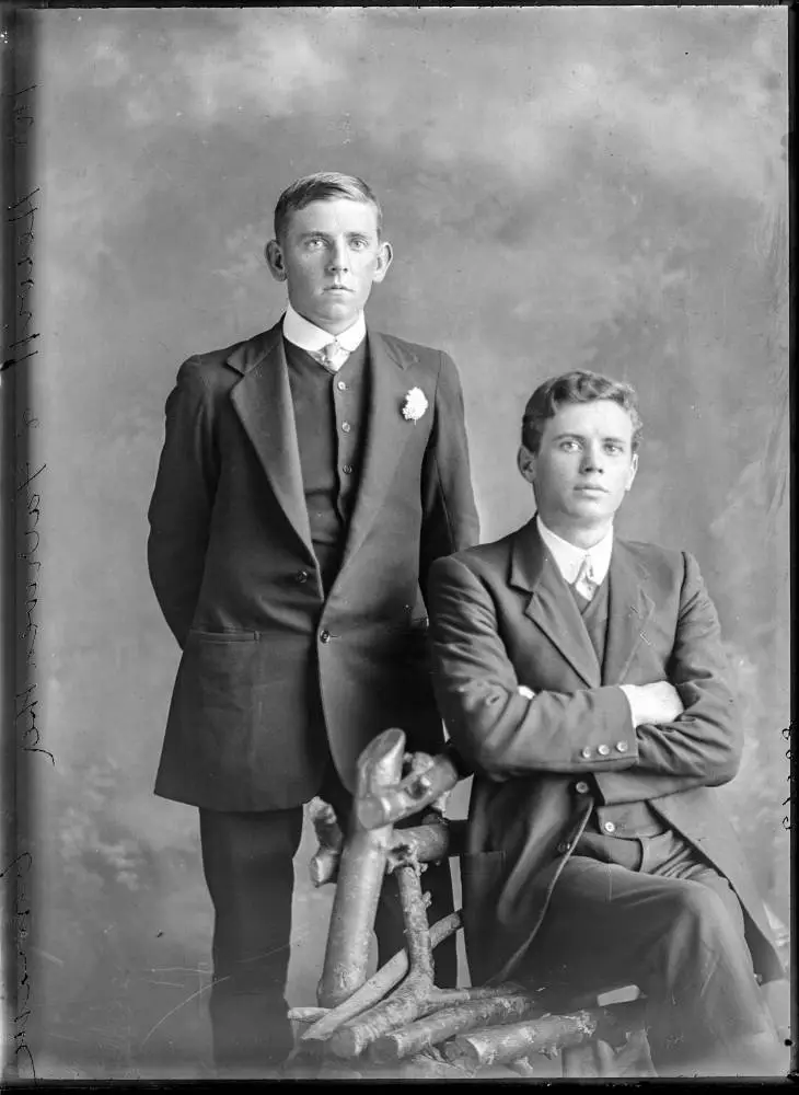 Mr Hewitt and Mr Fairweather, 1911 | Record | DigitalNZ