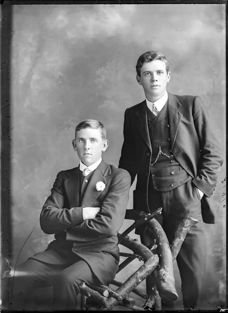 Mr Hewitt and Mr Fairweather, 1911 | Record | DigitalNZ