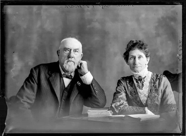 Mr and Mrs Laird, 1911 | Record | DigitalNZ