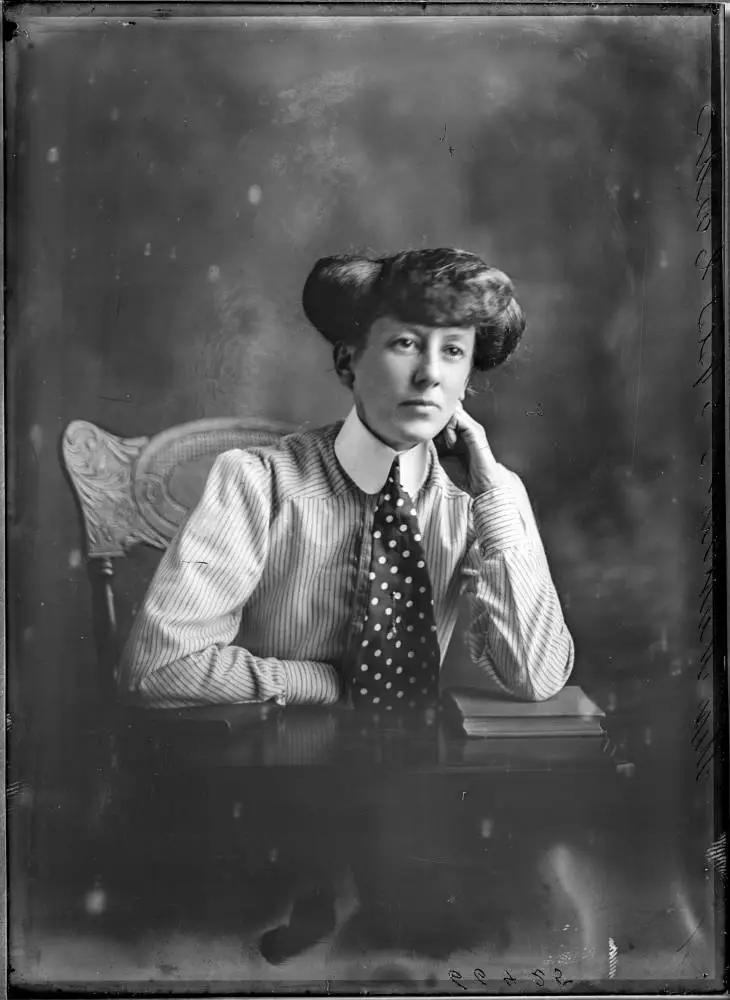 Miss Mathews, 1911 | Record | DigitalNZ