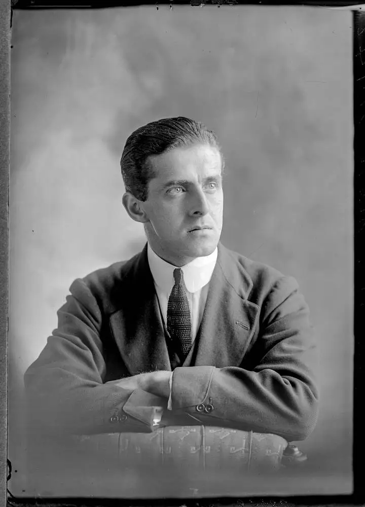 Mr Hewitt, 1911 | Record | DigitalNZ