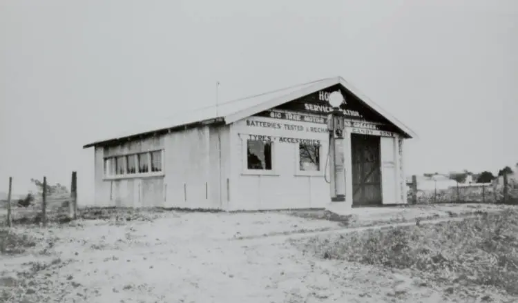 Service station, Howick, ca 1926. | Record | DigitalNZ