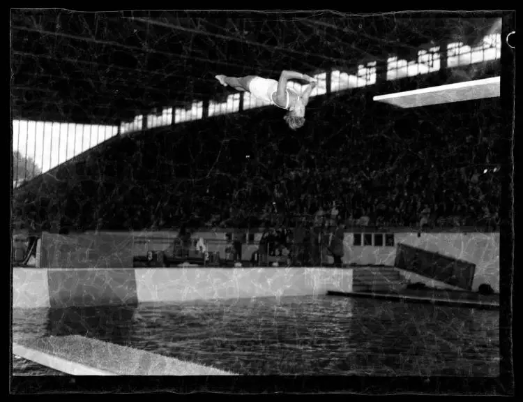 Jeanne Stunyo, Women's 3 Metre Springboard Diving Final, Melbourne Olympic Games, 1956 | Record ...