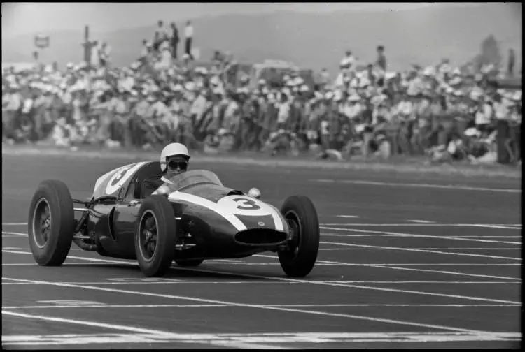 Ron Flockhart, NZ Grand Prix, Ardmore, 1961 | Record | DigitalNZ