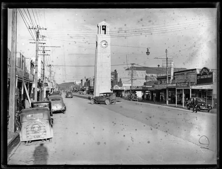 Gisborne Clock Tower, April 1934 | Record | DigitalNZ