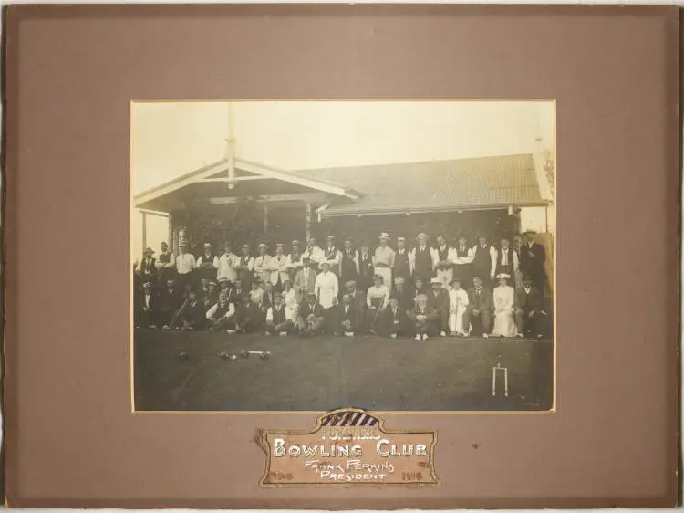 Bowlers and croquet players, Pukekohe, 1918. | Record | DigitalNZ