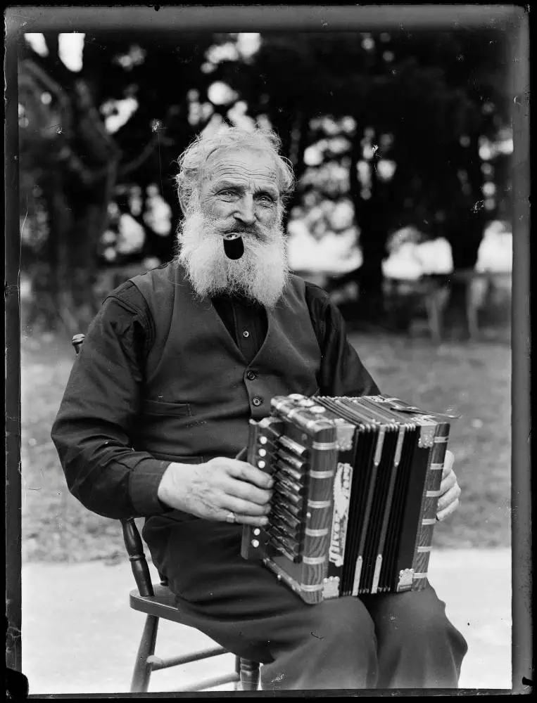Gold prospector Joe Vrobifski, Kaniere, 1939 | Record | DigitalNZ