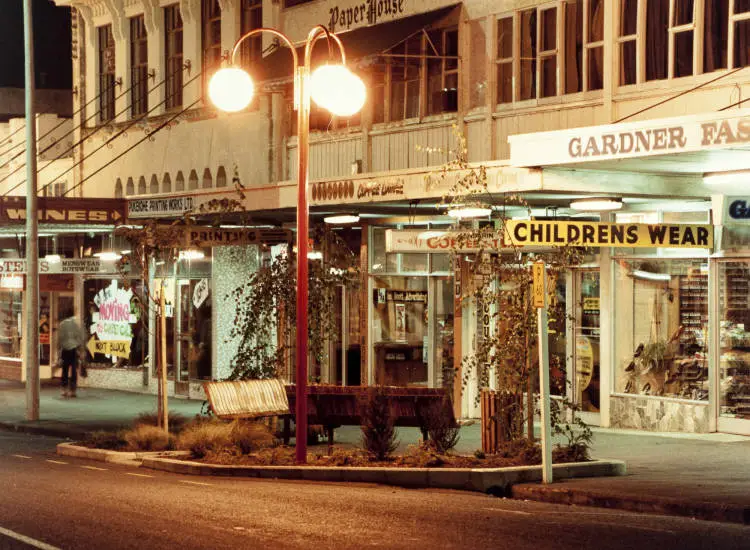 King Street, Pukekohe, 1983 | Record | DigitalNZ