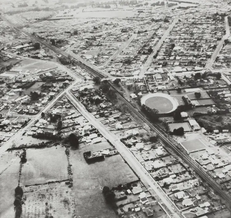 Aerial view of Old Papatoetoe, 1960s | Record | DigitalNZ
