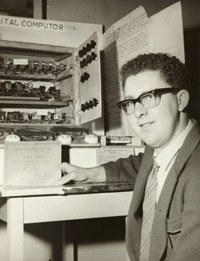 Computer creator, Papatoetoe, 1967 | Record | DigitalNZ