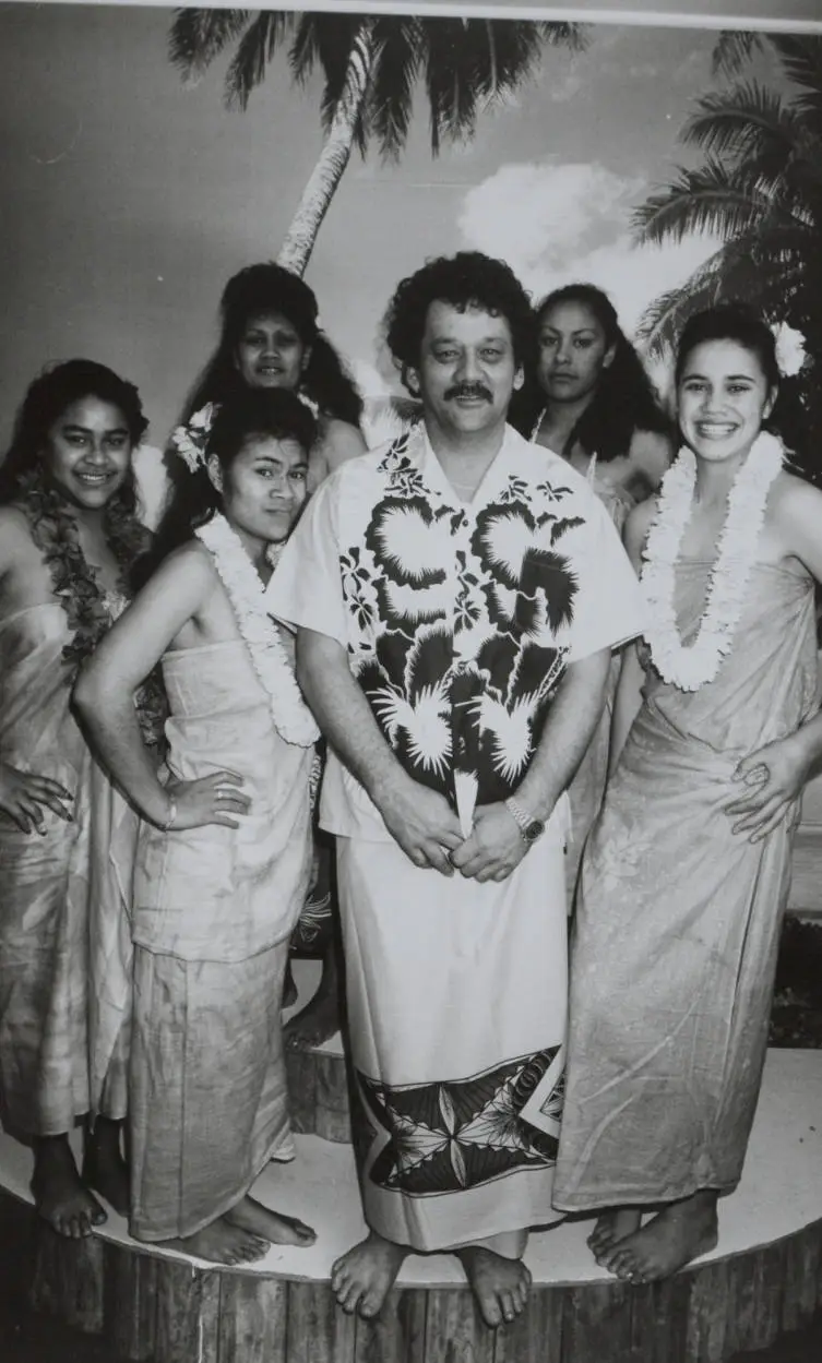 Lava lava fashion statement, Ōtāhuhu, 1989 | Record | DigitalNZ