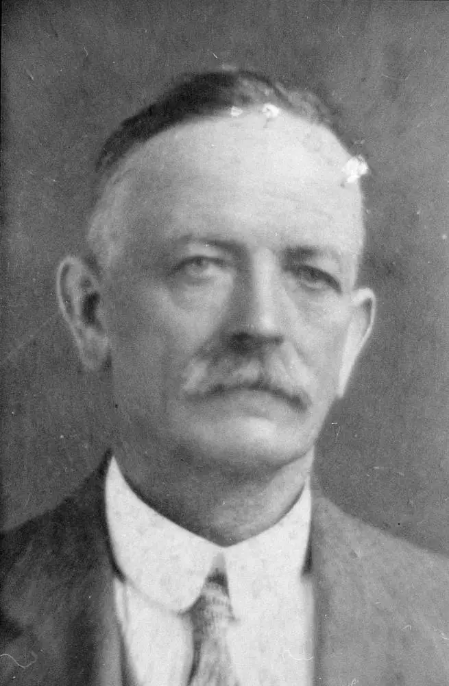 Crum, Albert | Record | DigitalNZ