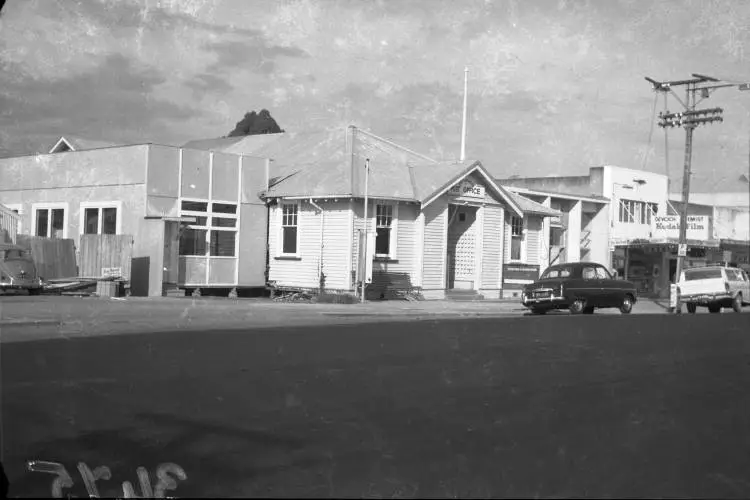 Henderson Post Office. | Record | DigitalNZ