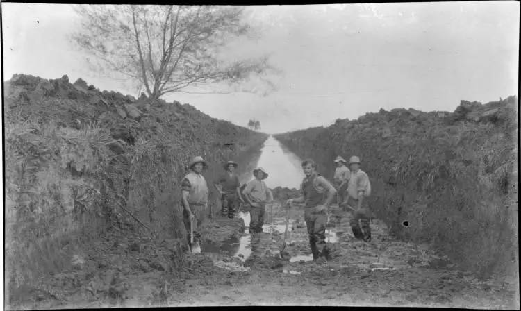 Eastern drain, Rangitaiki, 1910s | Record | DigitalNZ