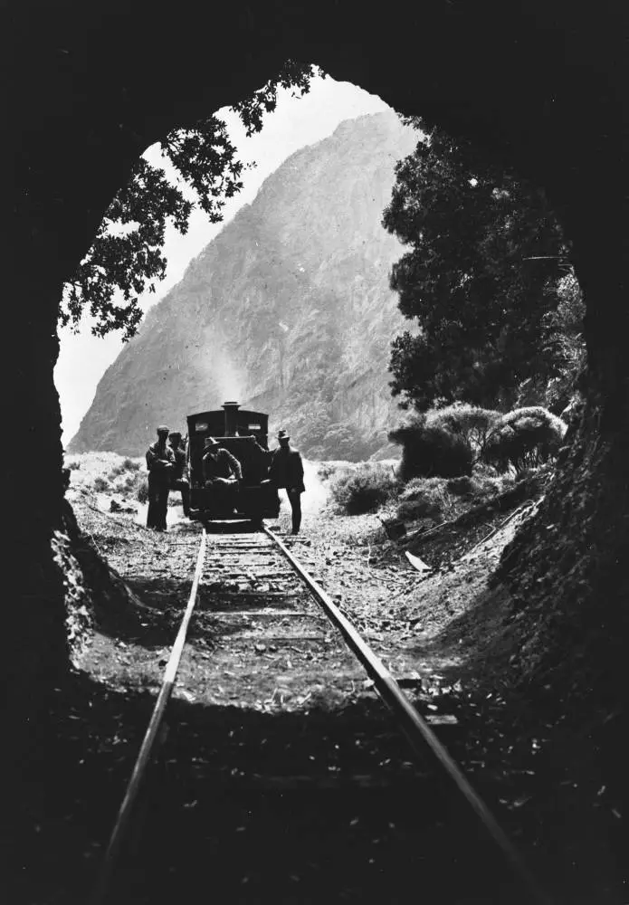 Tramway engine at tunnel, Pararaha. | Record | DigitalNZ