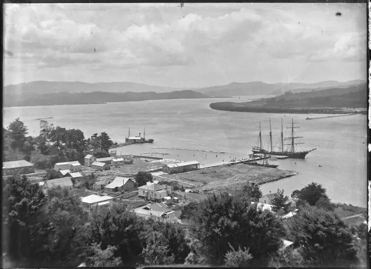The Kohukohu sawmill and wharf | Record | DigitalNZ