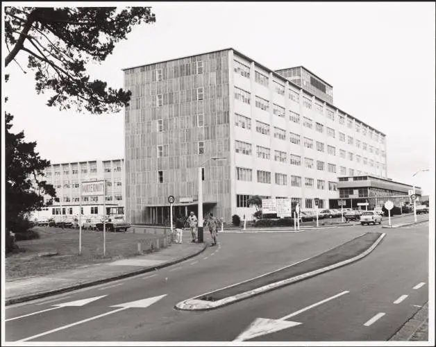 Middlemore Hospital, 1982 | Record | DigitalNZ