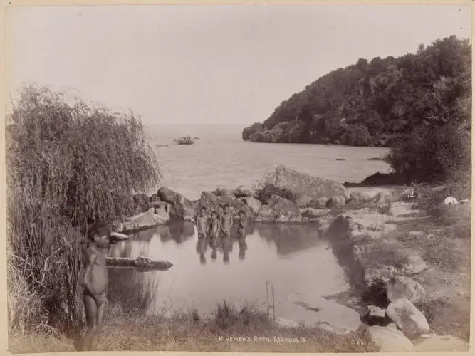 Hinemoa's Bath, Mokoia Island | Record | DigitalNZ