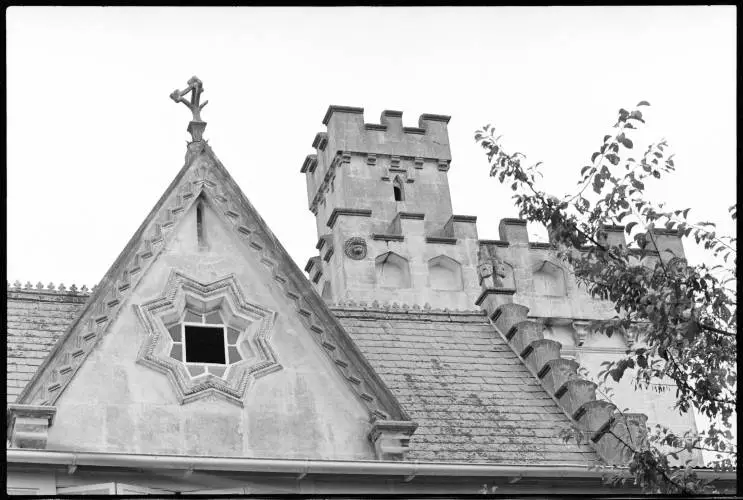 Firth's Castle (Clifton House), Epsom, 1977 | Record | DigitalNZ