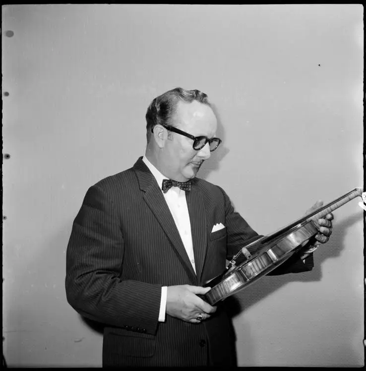 The Paul Lestre Group, 1961 | Record | DigitalNZ