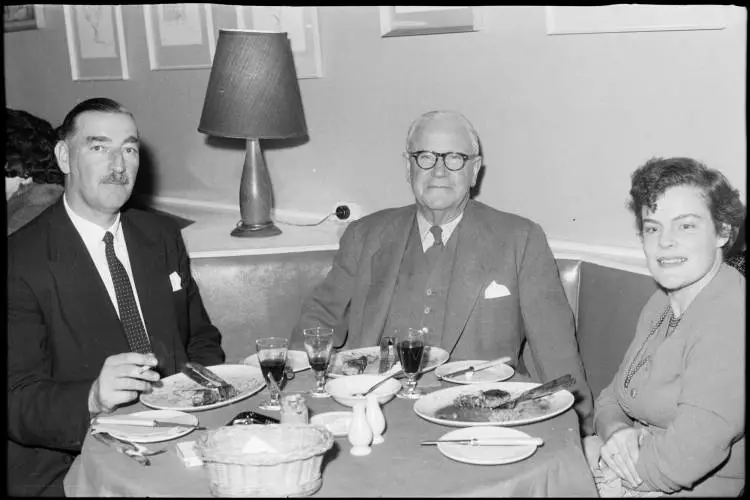 Le Gourmet Restaurant, Shortland Street, 1960 | Record | DigitalNZ