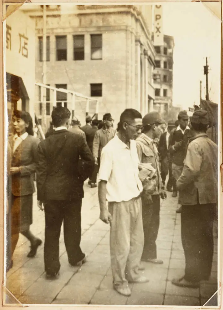 Japanese on the Ginza, Tokyo, 1946 | Record | DigitalNZ