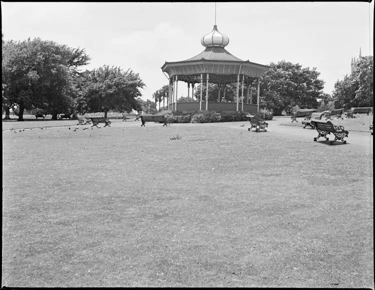 The band rotunda, Albert Park | Record | DigitalNZ