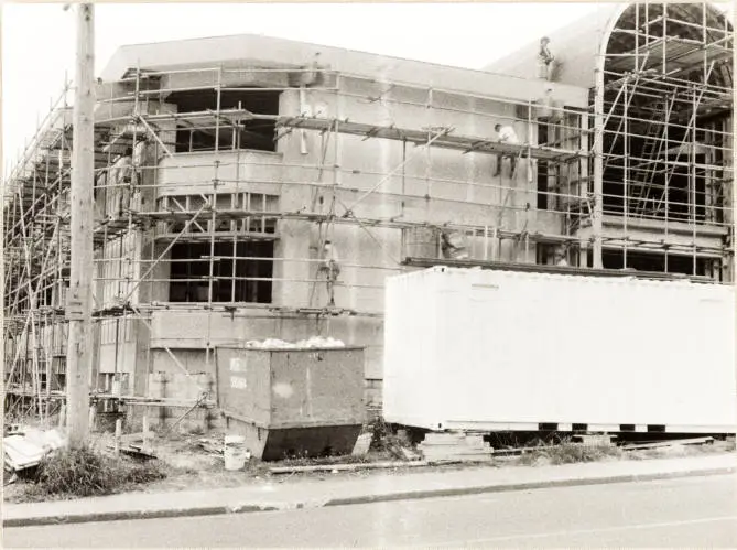 Takapuna Library construction, 1989 | Record | DigitalNZ