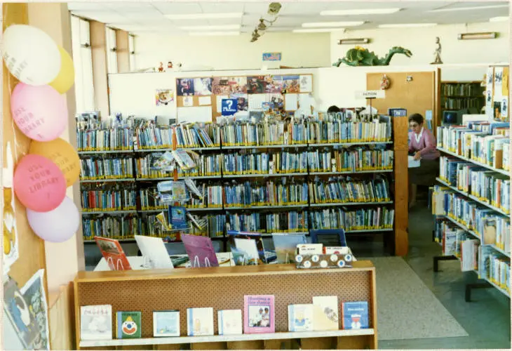 Takapuna Public Library, Children's Department, 1989 | Record | DigitalNZ