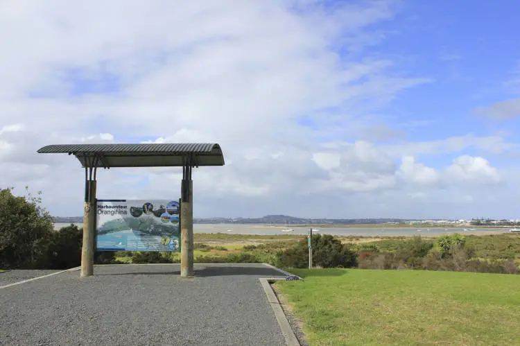 Harbourview-Orangihina Reserve, Te Atatu Peninsula. | Record | DigitalNZ