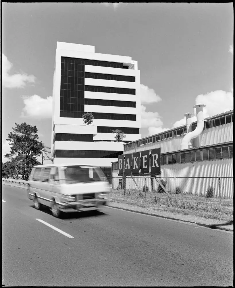 Ellerslie-Panmure Highway, Mount Wellington, 1989 | Record | DigitalNZ