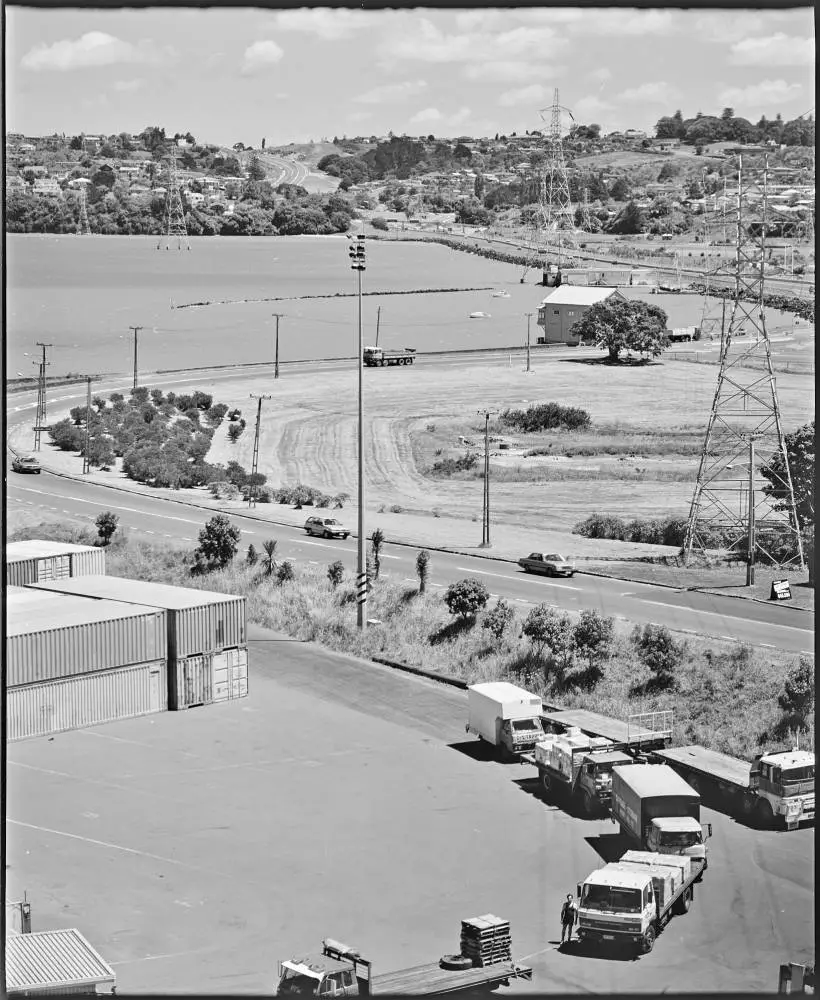 Onehunga Harbour Road, 1989 | Record | DigitalNZ