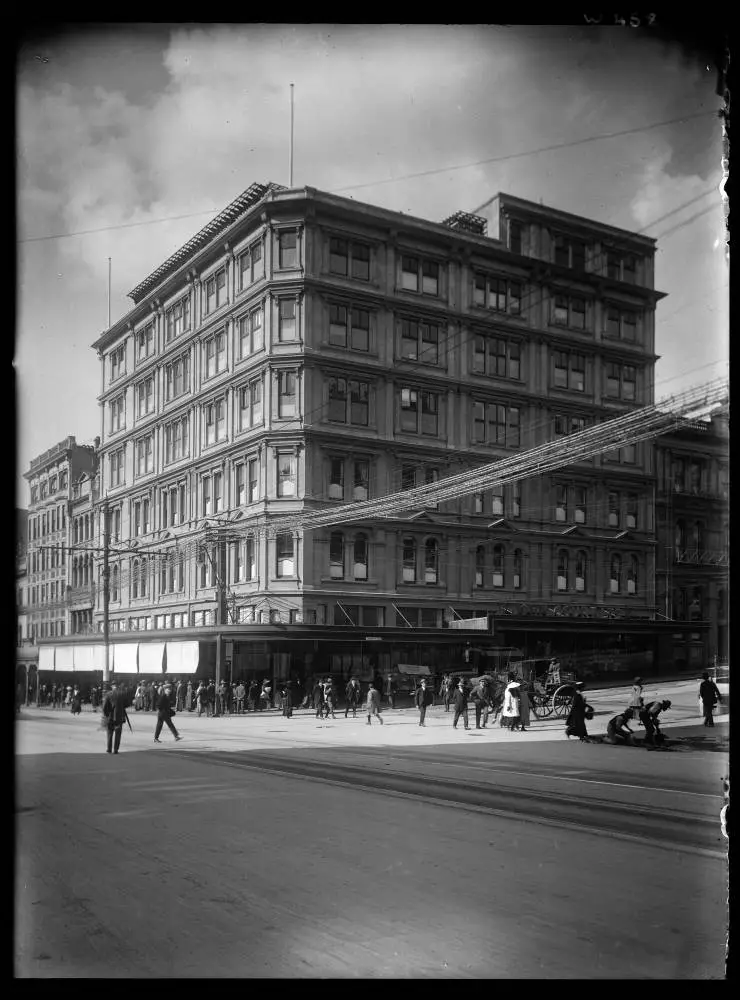 John Court Building, Queen Street, Auckland Central, 1917 | Record ...