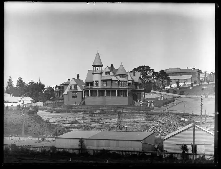 Admiralty House, Emily Place, Auckland Central, 1904 | Record | DigitalNZ