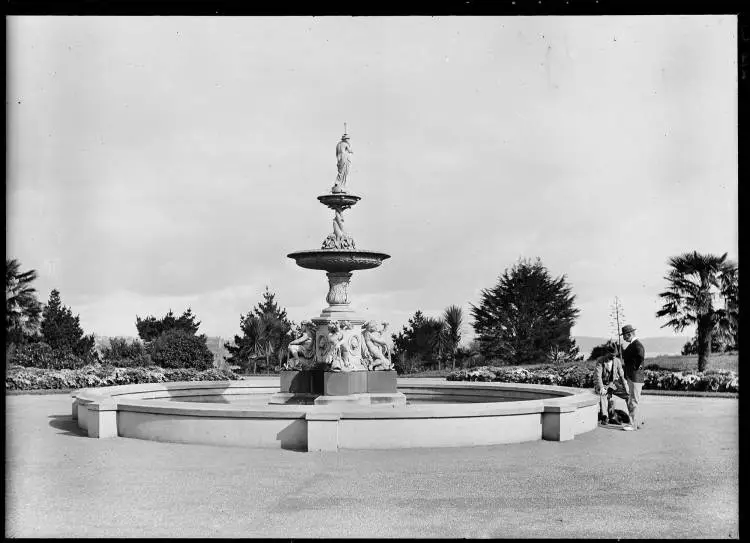 Two men beside the fountain in Albert Park, 1898 | Record | DigitalNZ