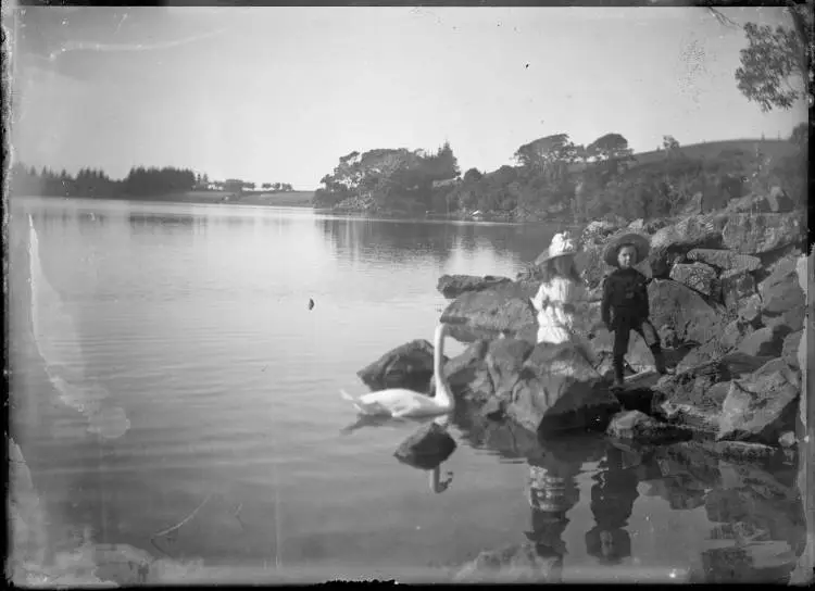 Two children | Record | DigitalNZ