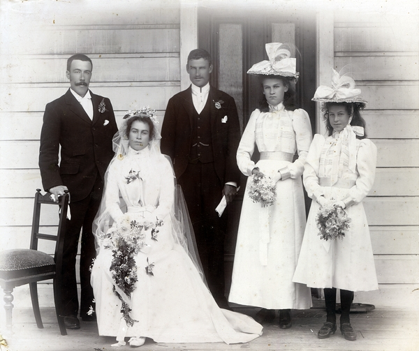 Wedding group of Edith Dagg and Harry Rutherfurd : Photograph | Record ...