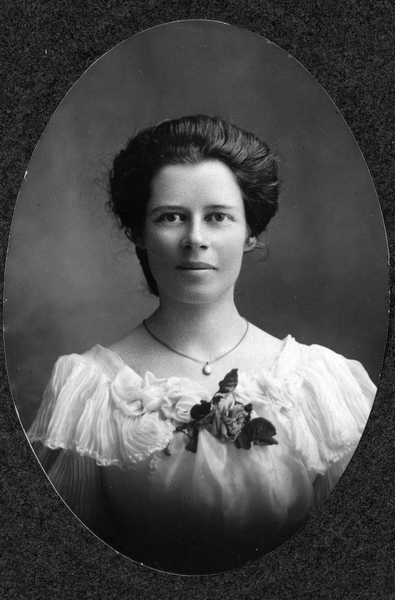 Maud Perry: Photograph | Record | DigitalNZ