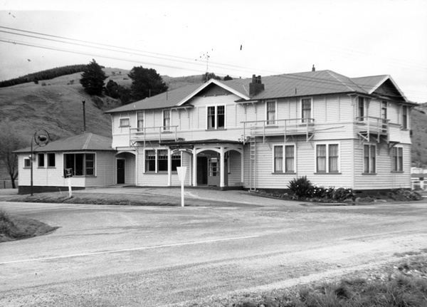Tinui Hotel with new public bar : photograph | Record | DigitalNZ