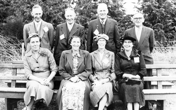 Maxwell family at Whareama School jubilee : photograph | Record | DigitalNZ