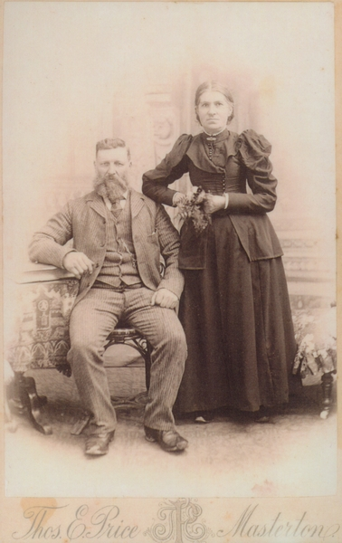 John and Mary Knowles: photograph | Record | DigitalNZ