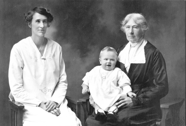 Burling family: Photographs | Record | DigitalNZ