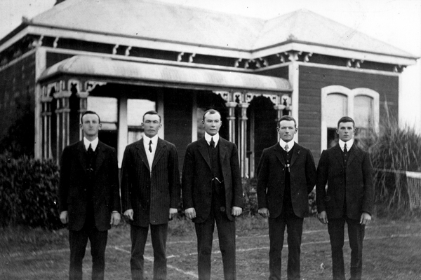 Foss family: Photographs | Record | DigitalNZ