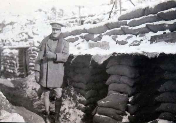 Lieutenant-Colonel Hart in the trenches at Gallipoli : photograph ...
