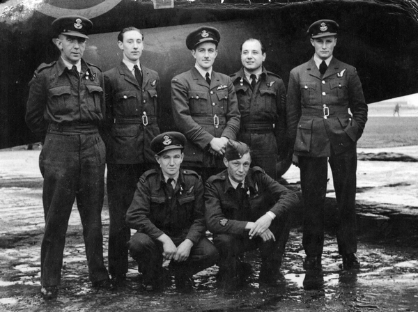 Ian Sutherland and crew : digital image | Record | DigitalNZ