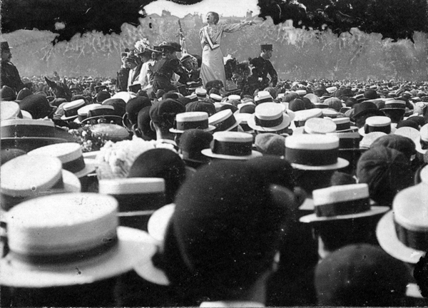 Christabel Pankhurst speaking in Hyde Park, London : Photograph | Record | DigitalNZ