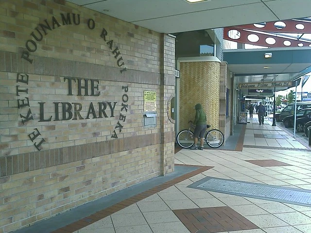 Huntly Library entrance | Record | DigitalNZ