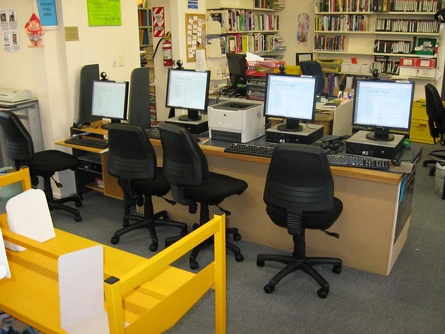 Carterton Library's Public PCs | Record | DigitalNZ