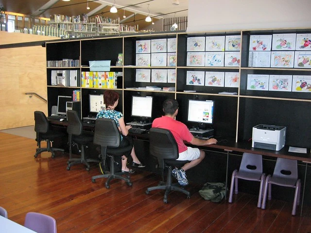 Public PCs at Greytown Library, Wairarapa NZ | Record | DigitalNZ