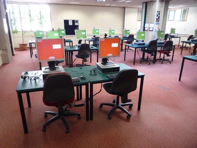 Dunedin City Library interior | Record | DigitalNZ